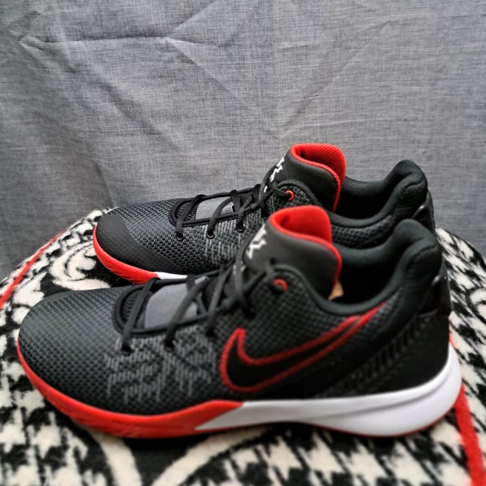 %Nike Kyrie Flytrap Ii Black Basketball Size 12 Men (… - Gem